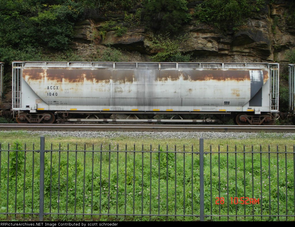 ACCX 1040 Covered Hopper WB